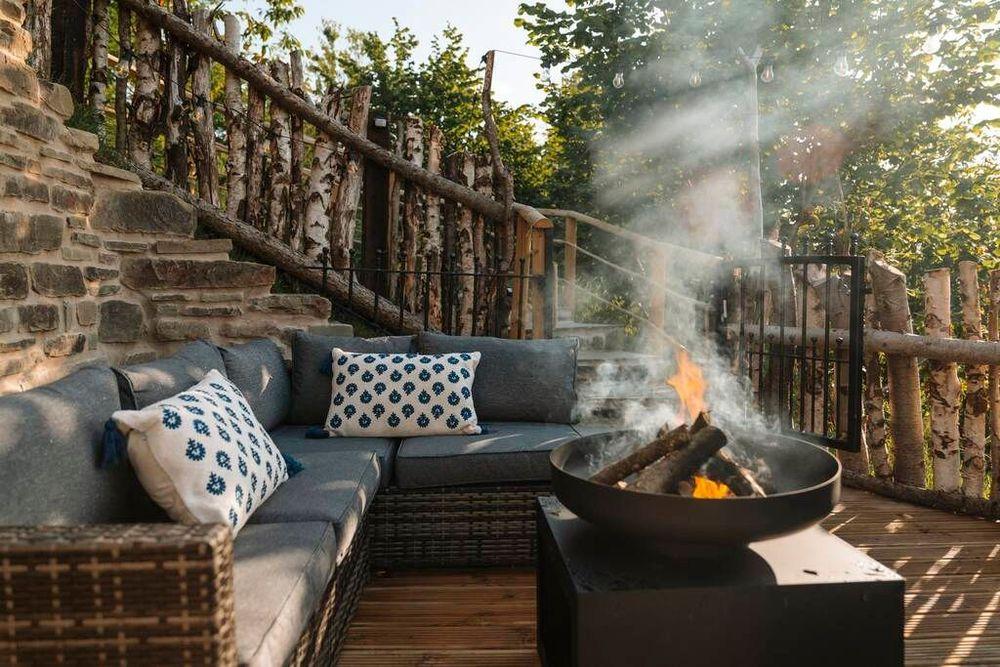 Cosy cabins for campfire evenings | Canopy & Stars