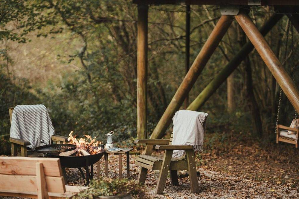 Treehouse stays within 2 hours of London | Canopy & Stars