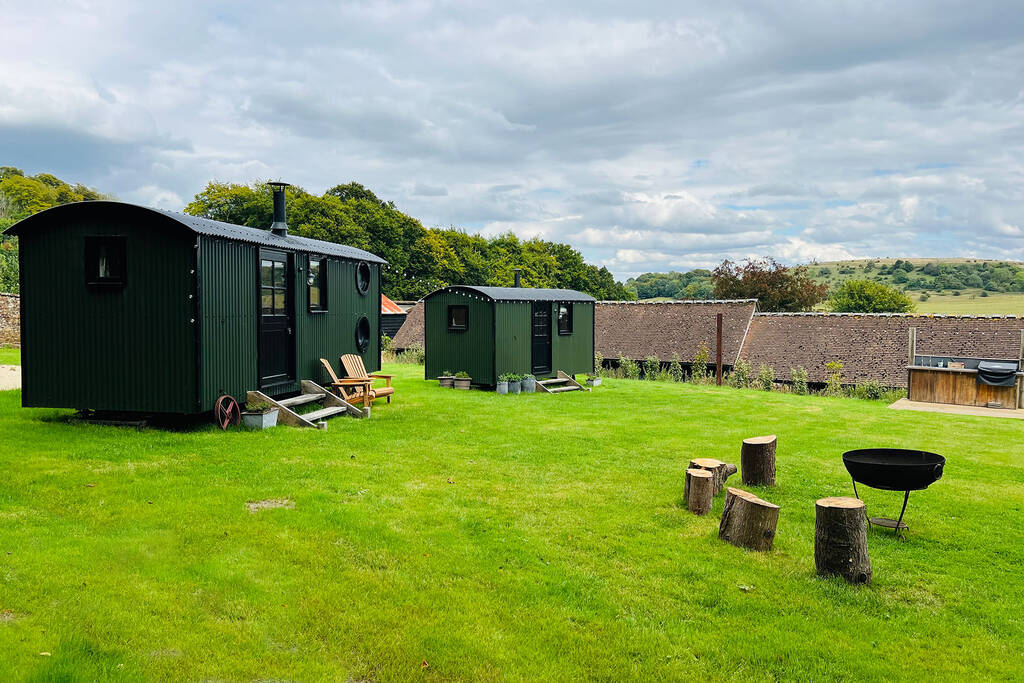 The View | Shepherd's hut in Hampshire | Canopy & Stars