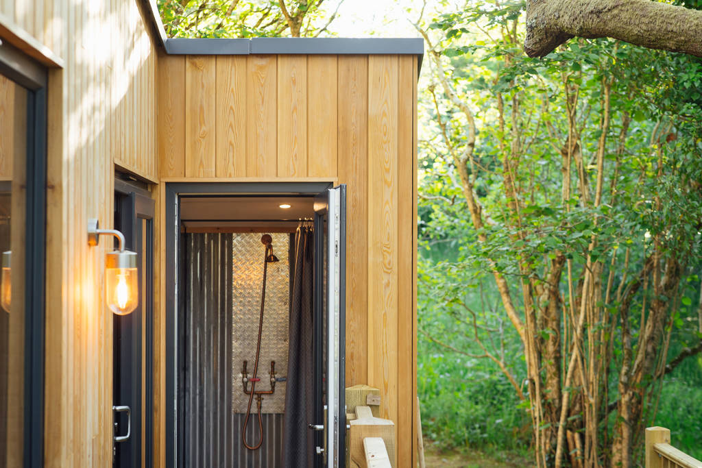 Chui Treehouse | Treehouse in Cornwall | Canopy & Stars