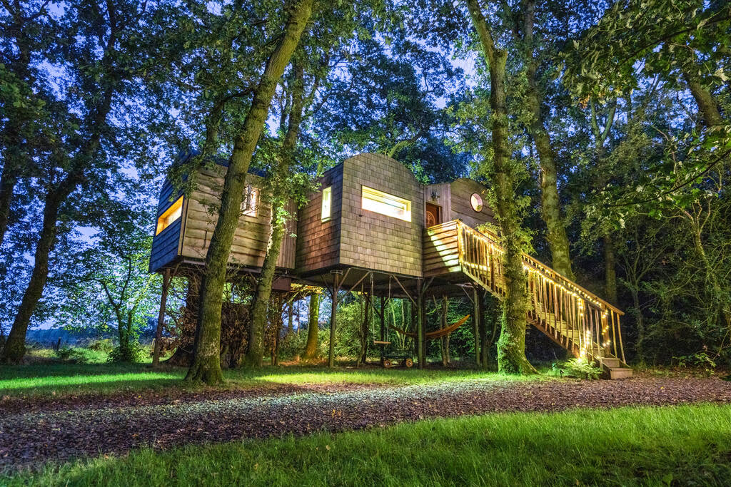 Faraway Treehouse | Treehouse in Cumbria | Canopy & Stars