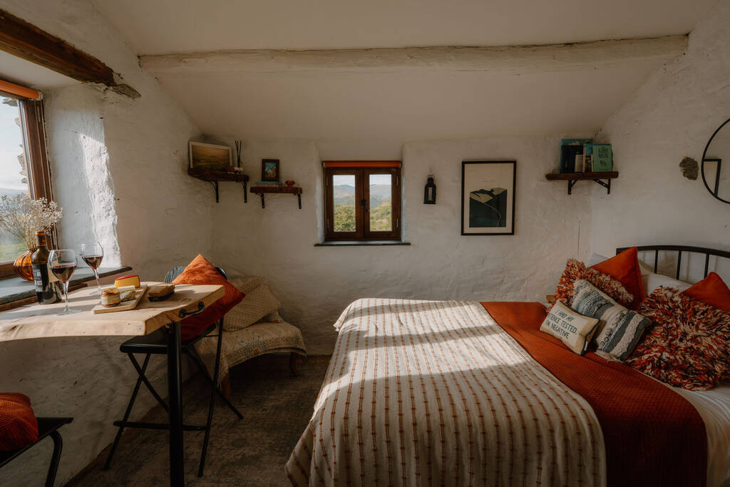 The Hog House | Bothy in Cumbria | Canopy & Stars