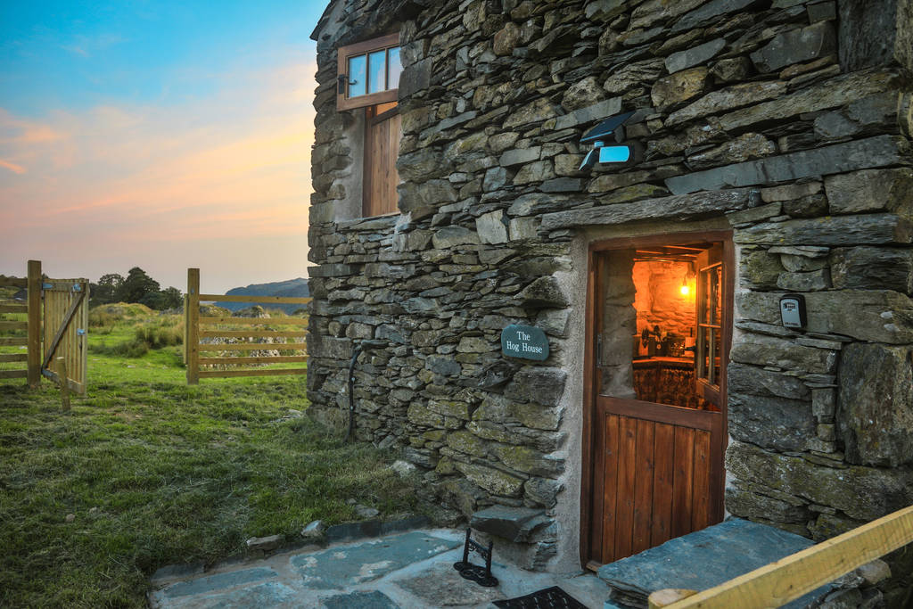 The Hog House | Bothy in Cumbria | Canopy & Stars