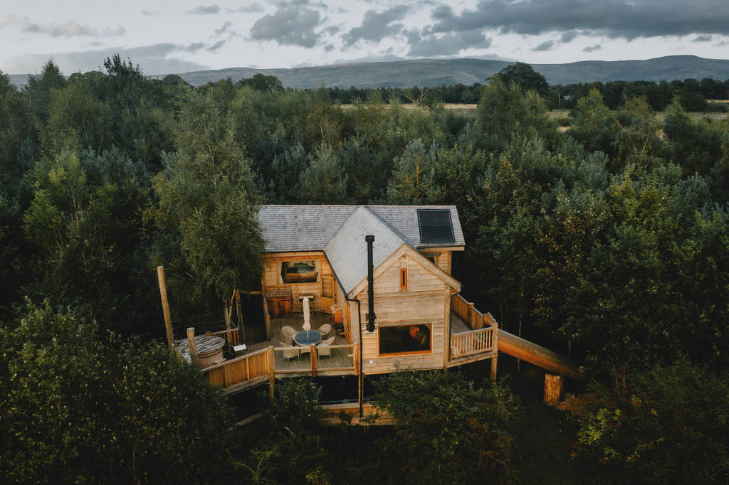 Silva Treehouse | Treehouse in Cumbria | Canopy & Stars