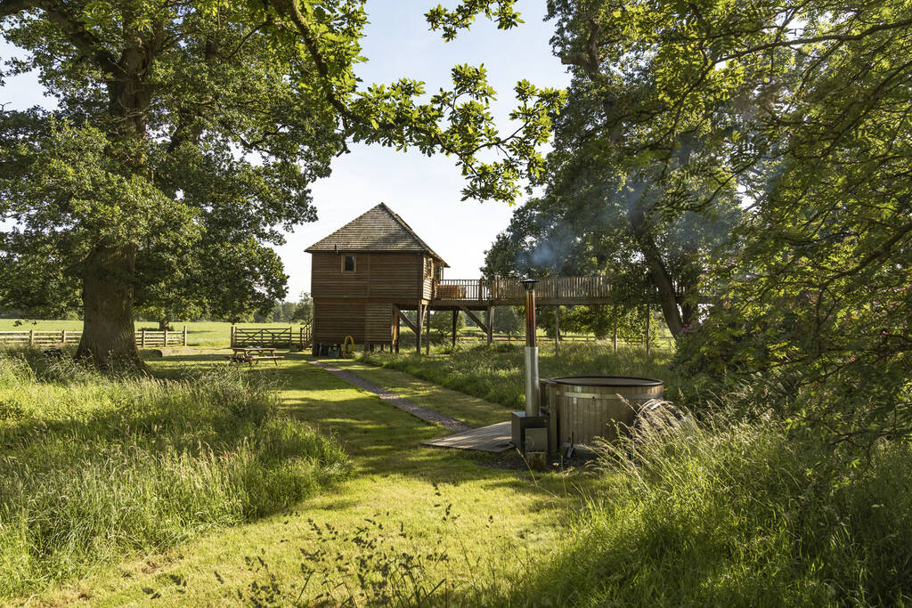 Netherby Treehouse | Treehouse in Cumbria | Canopy & Stars