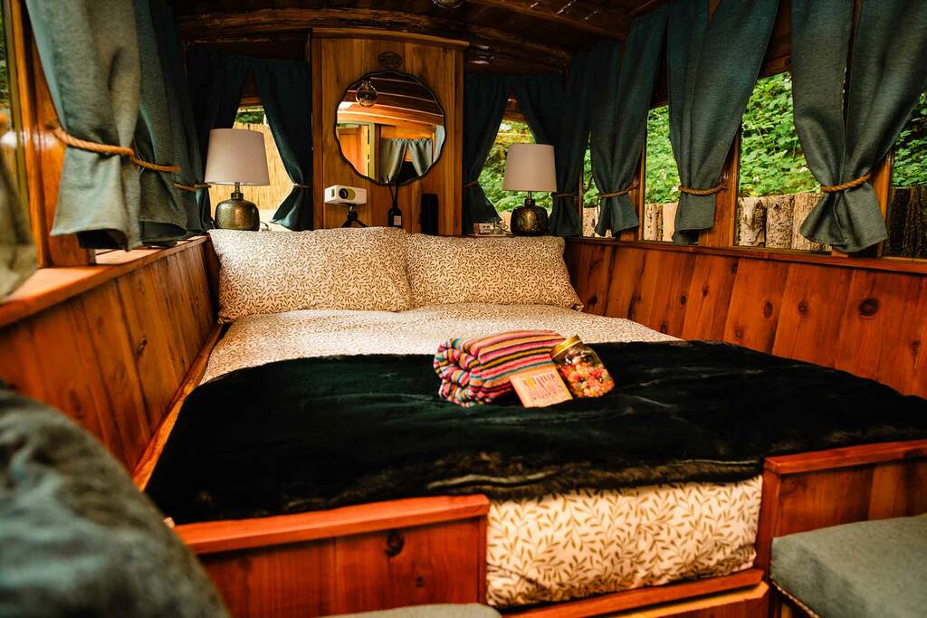 Bluebell Quarry | Estate in Somerset | Canopy & Stars