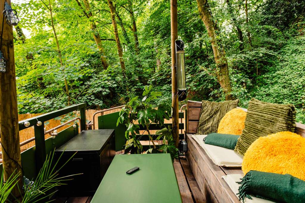 Bluebell Quarry | Estate in Somerset | Canopy & Stars