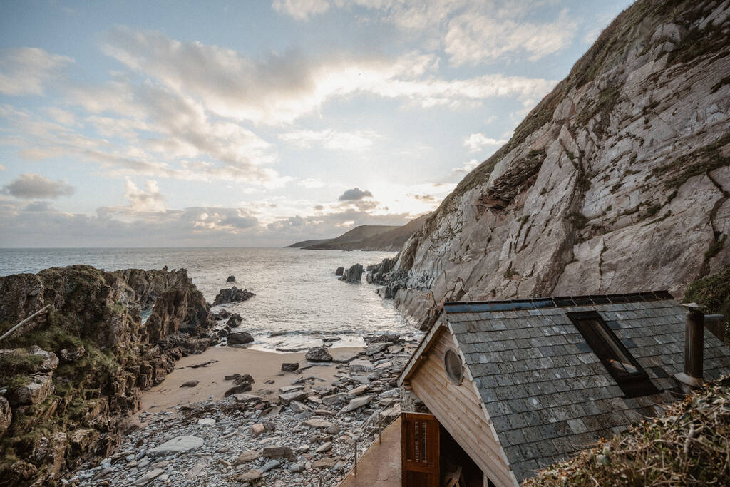 Carswell Beach Hut | Cabin in Devon | Canopy & Stars