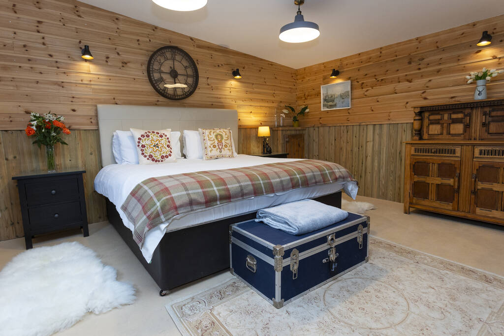 Merryweather | Cabin in Devon | Canopy & Stars