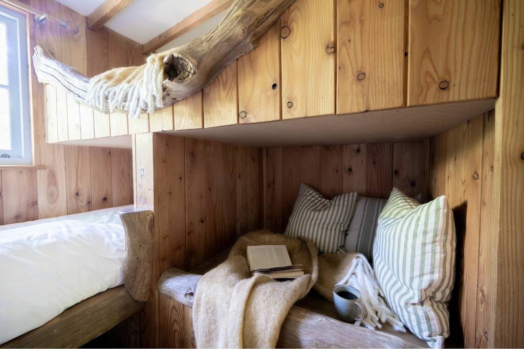 Treetops Treehouse | Treehouse in Devon | Canopy & Stars