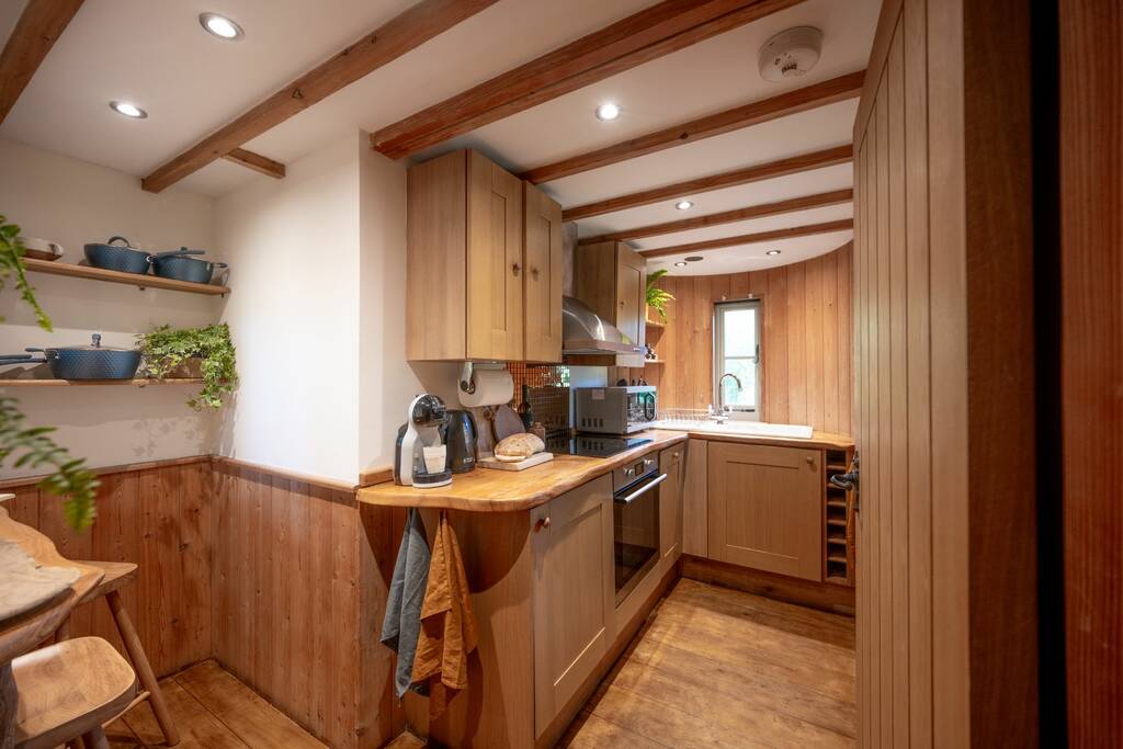 Treetops Treehouse | Treehouse in Devon | Canopy & Stars