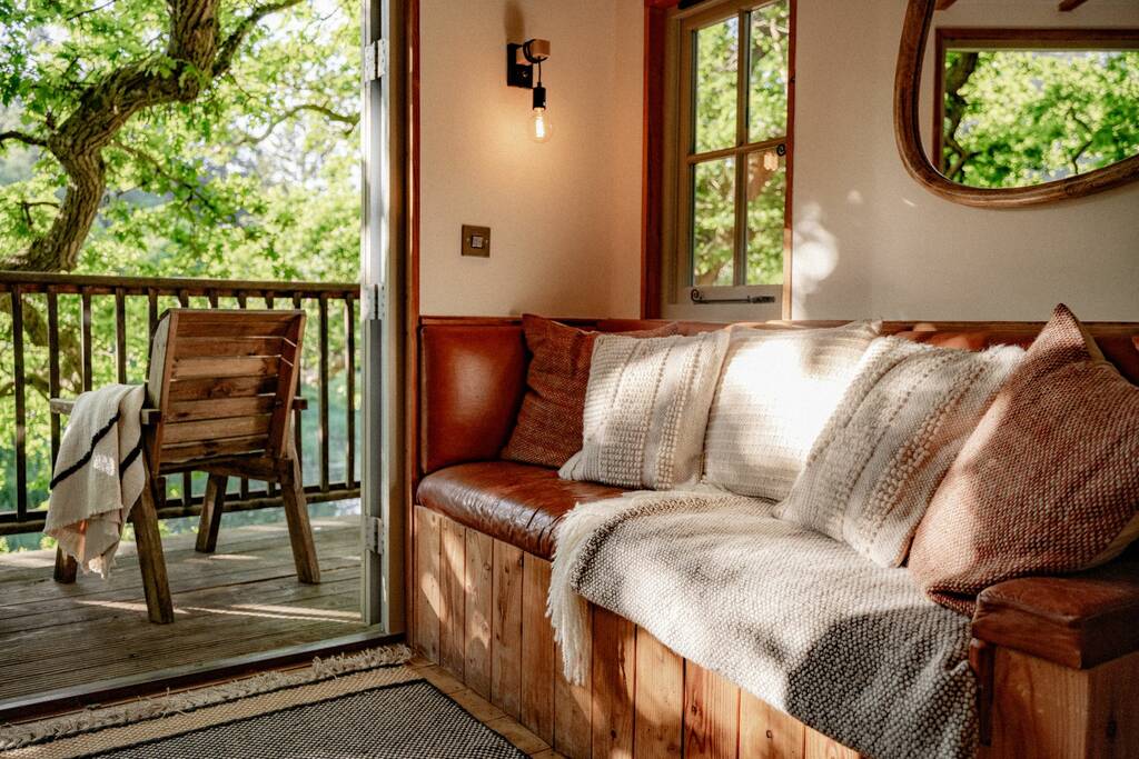 Treetops Treehouse | Treehouse in Devon | Canopy & Stars