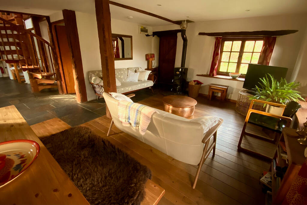 Great Burrow Cottage | Cottage in Devon | Canopy & Stars
