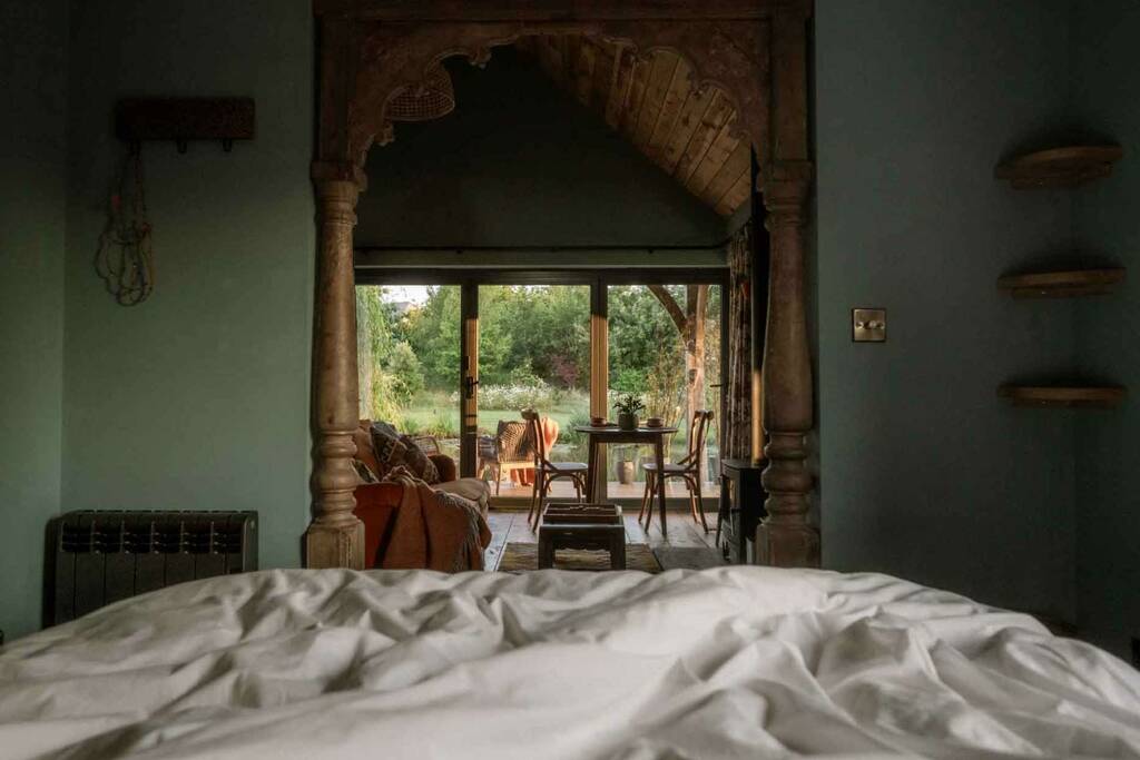 Perry Pond Cabin | Cabin in Devon | Canopy & Stars