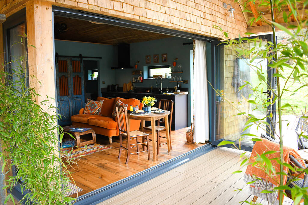 Perry Pond Cabin | Cabin in Devon | Canopy & Stars