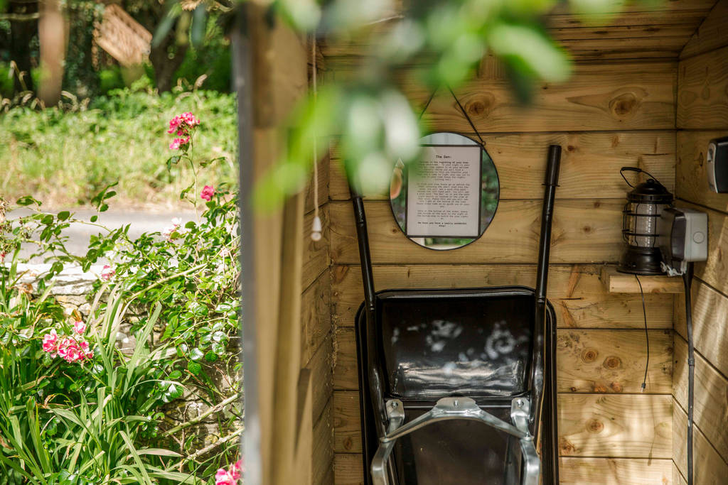 The Den Treehouse at Pickwell Manor | Treehouse in Devon | Canopy & Stars