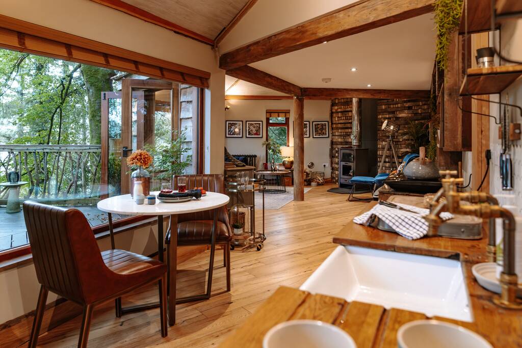 Ravendere Treehouse | Treehouse in Devon | Canopy & Stars