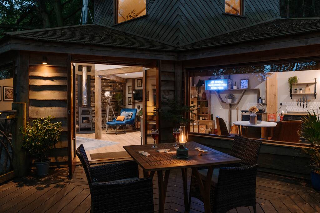 Ravendere Treehouse | Treehouse in Devon | Canopy & Stars