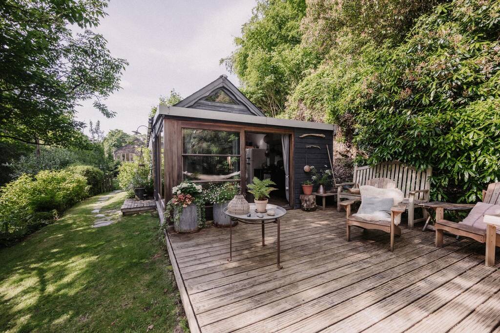 The Batman's Summerhouse | Cabin in Devon | Canopy & Stars