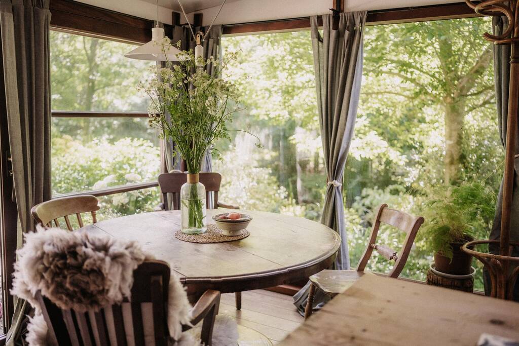The Batman's Summerhouse | Cabin in Devon | Canopy & Stars