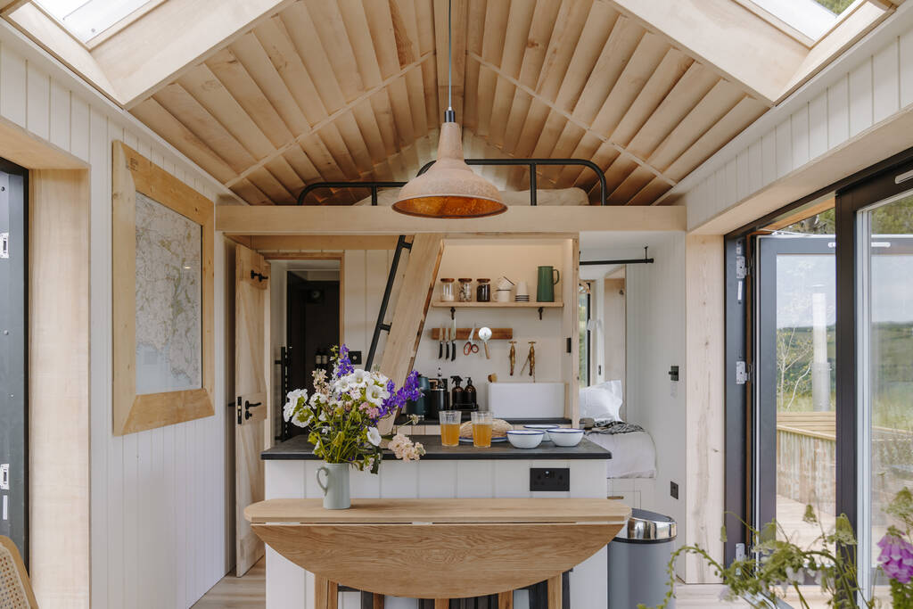 Pointy | Cabin in Devon | Canopy & Stars