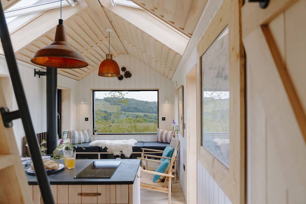 Pointy | Cabin in Devon | Canopy & Stars