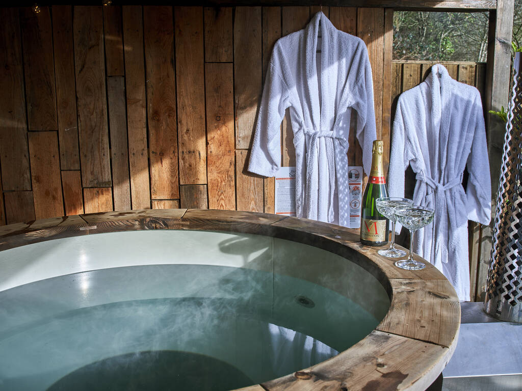 Cosy Cowshed | Cabin in Devon | Canopy & Stars