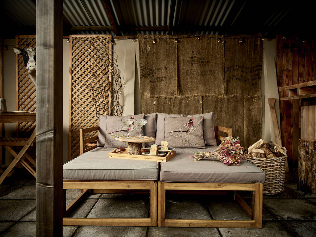 Cosy Cowshed | Cabin in Devon | Canopy & Stars