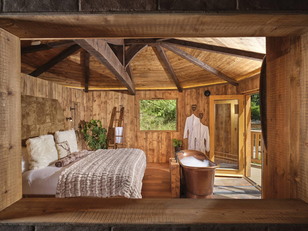 Hideout Treehouse | Treehouse in Devon | Canopy & Stars