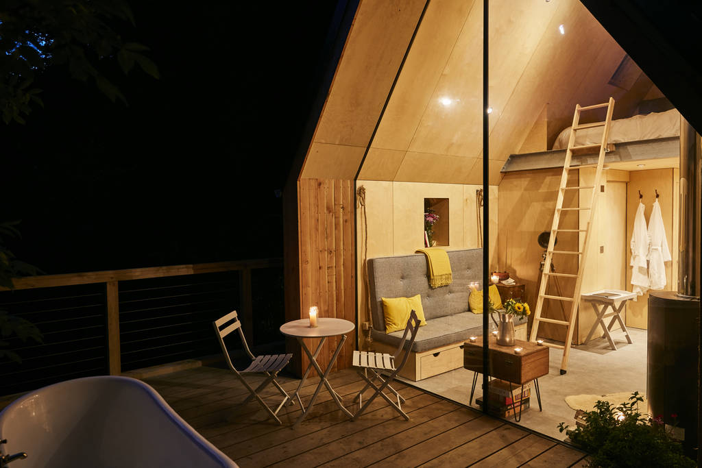 Cleave Treehouse | Treehouse in Devon | Canopy & Stars