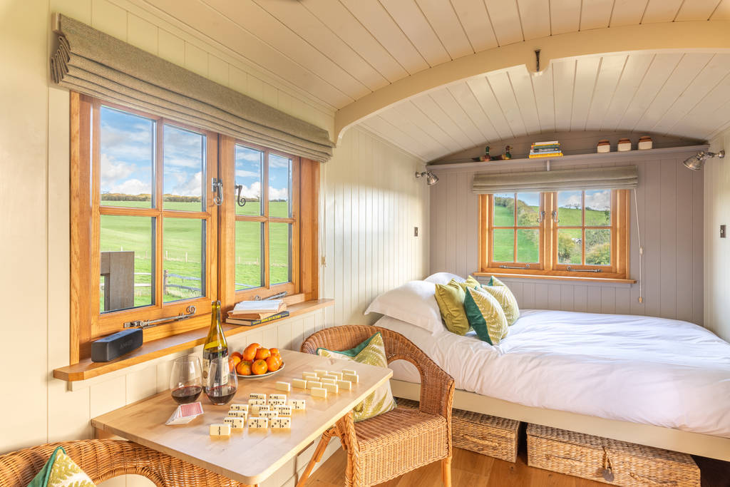 Toller Hut | Shepherd's hut in Dorset | Canopy & Stars