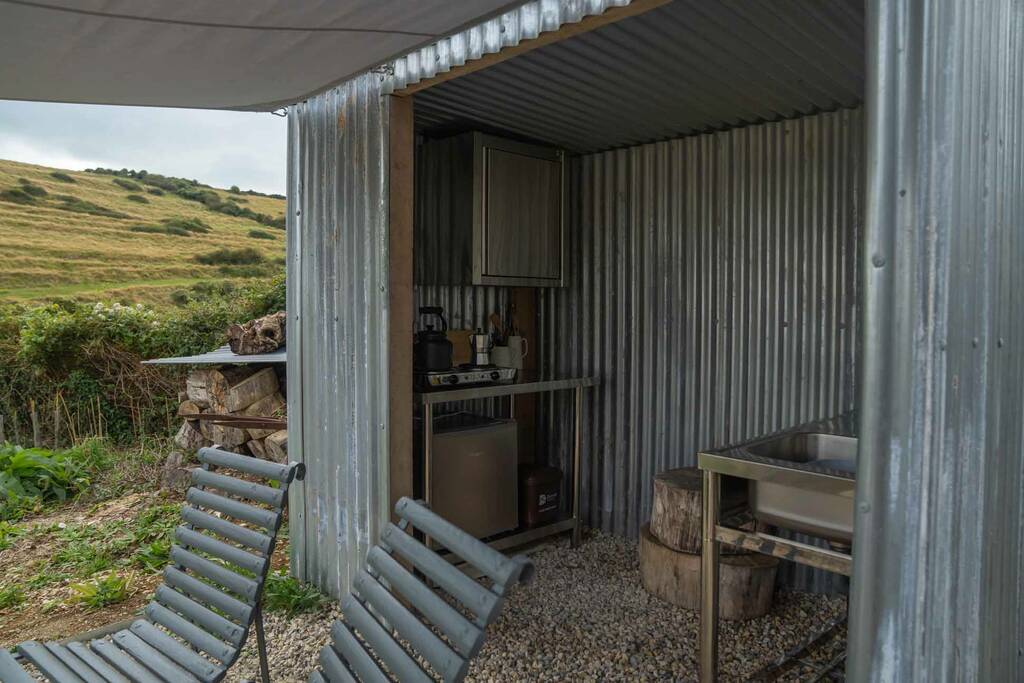 The Shepherd's Hut at The Old Quarry | Shepherd's hut in Dorset ...