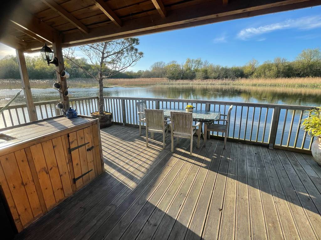 The Raft at Chigborough | Cabin in Essex | Canopy & Stars