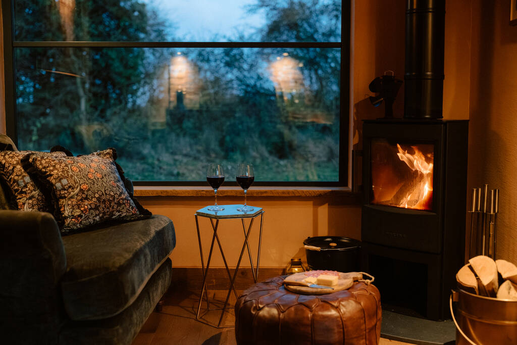 Sleepy Hollow Cabin | Cabin in Essex | Canopy & Stars