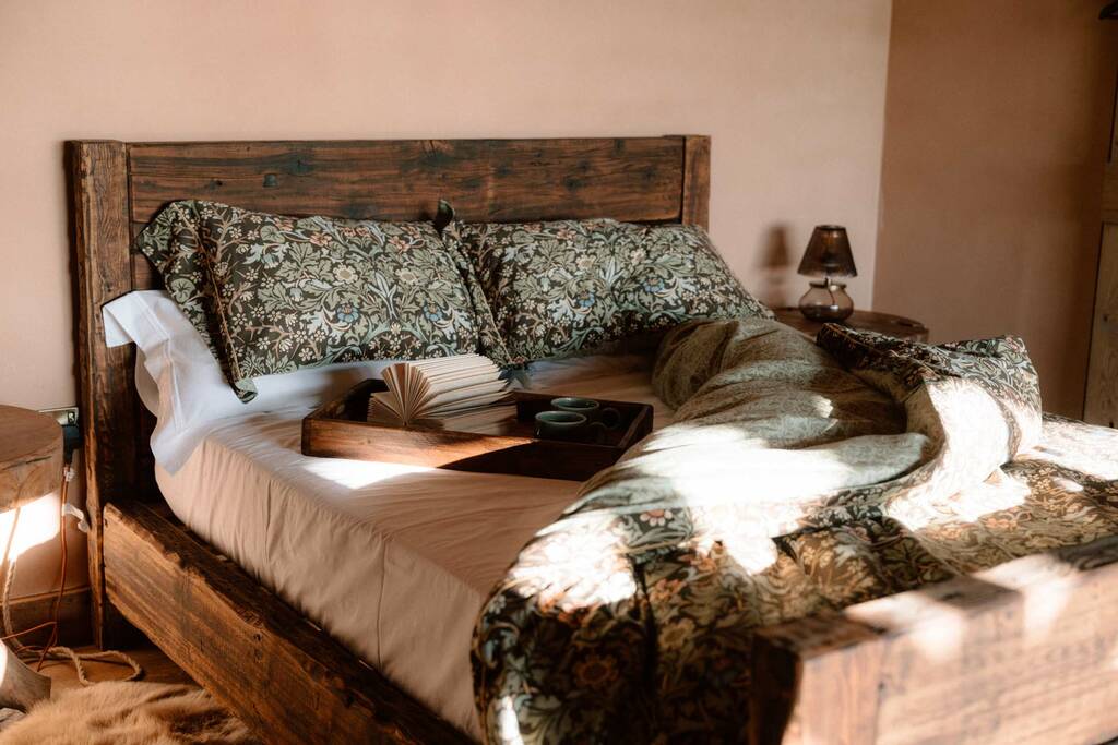 Sleepy Hollow Cabin | Cabin in Essex | Canopy & Stars