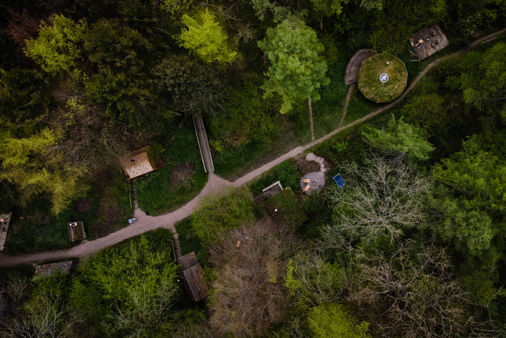 Cob Round | Roundhouse in Gloucestershire | Canopy & Stars