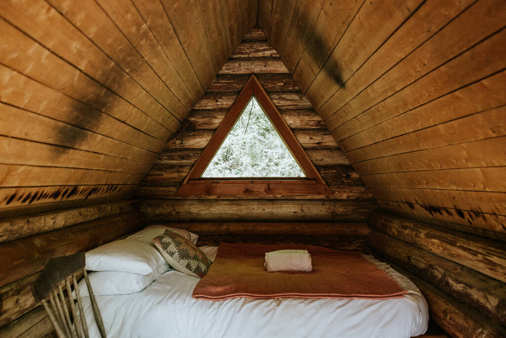 Waney Cabin | Cabin in Gloucestershire | Canopy & Stars