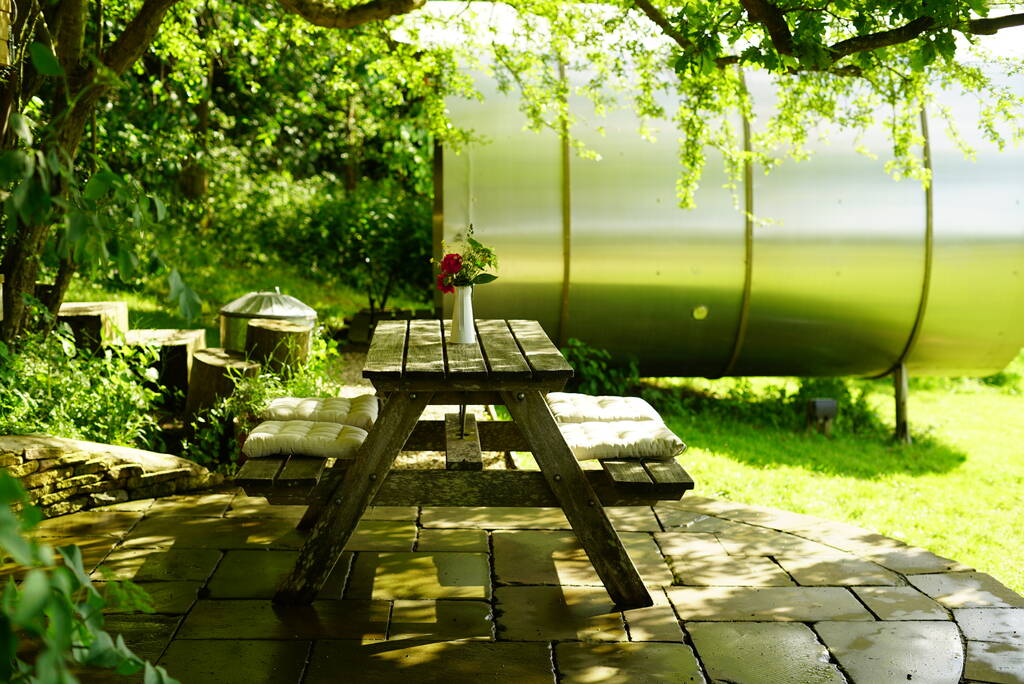 The Fuselage | Cabin in Gloucestershire | Canopy & Stars