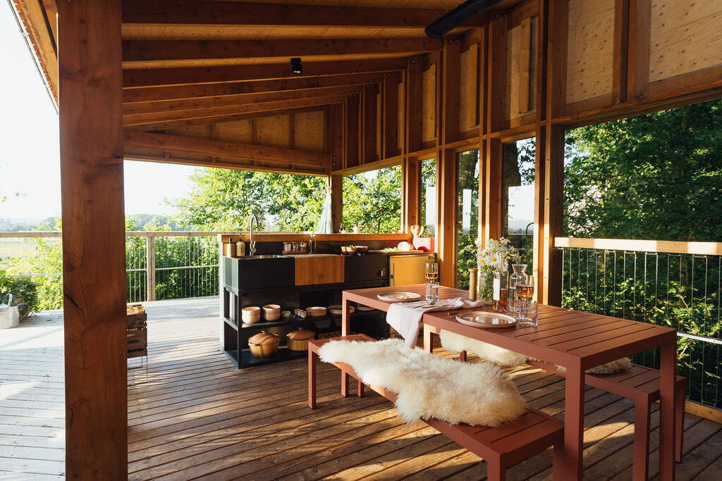 Adder Treehouse | Treehouse in Gloucestershire | Canopy & Stars