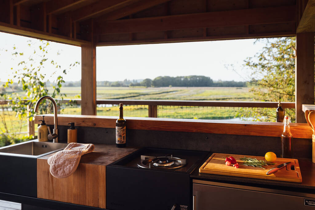 Earth Treehouse | Treehouse in Gloucestershire | Canopy & Stars