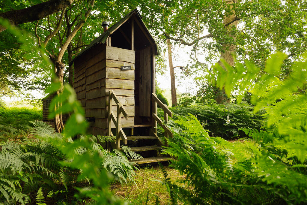 Lima | Shepherd's hut in Gloucestershire | Canopy & Stars