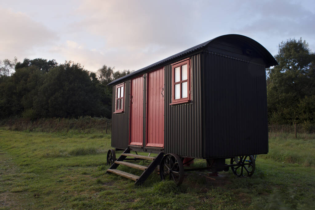 Beacon | Shepherd's hut in Hampshire | Canopy & Stars