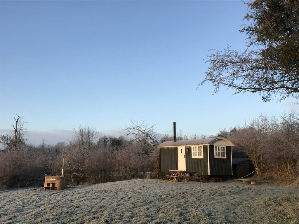 Hope House Farm | Shepherd's hut in Herefordshire | Canopy & Stars
