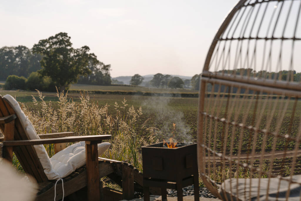 Tom's Hut | Shepherd's hut in Herefordshire | Canopy & Stars