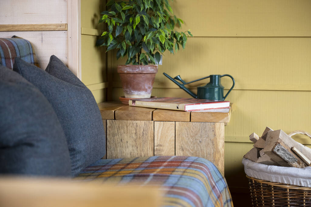 Pax | Cabin in Herefordshire | Canopy & Stars