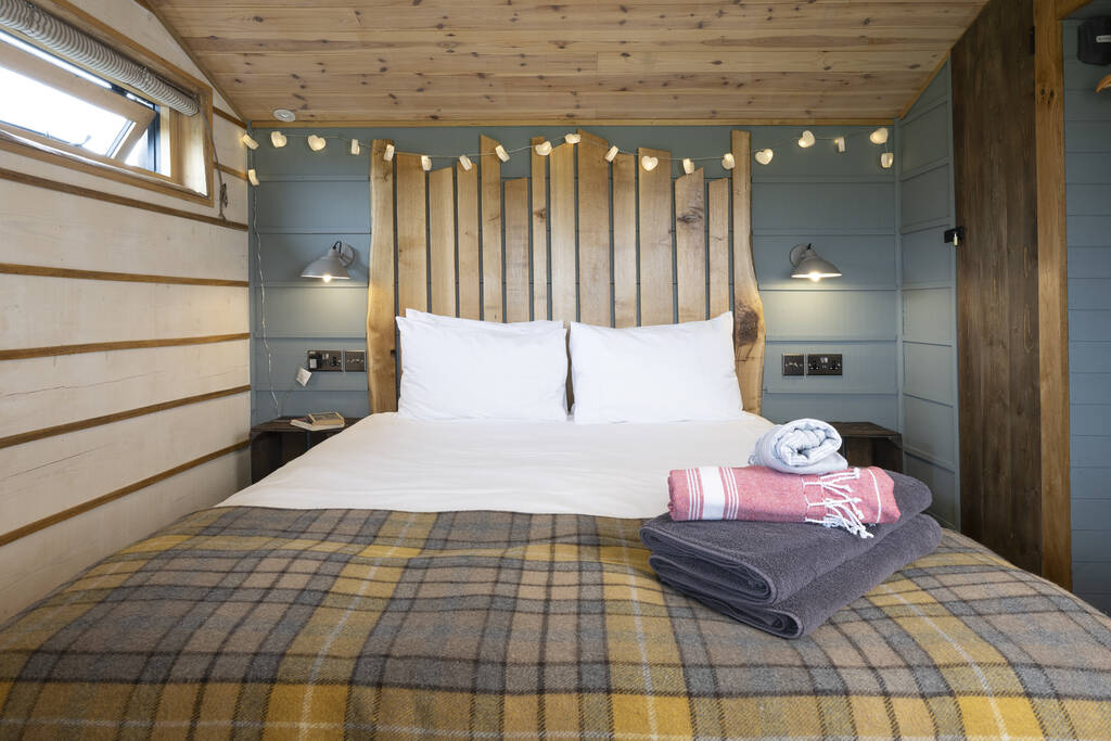 Russet | Cabin in Herefordshire | Canopy & Stars