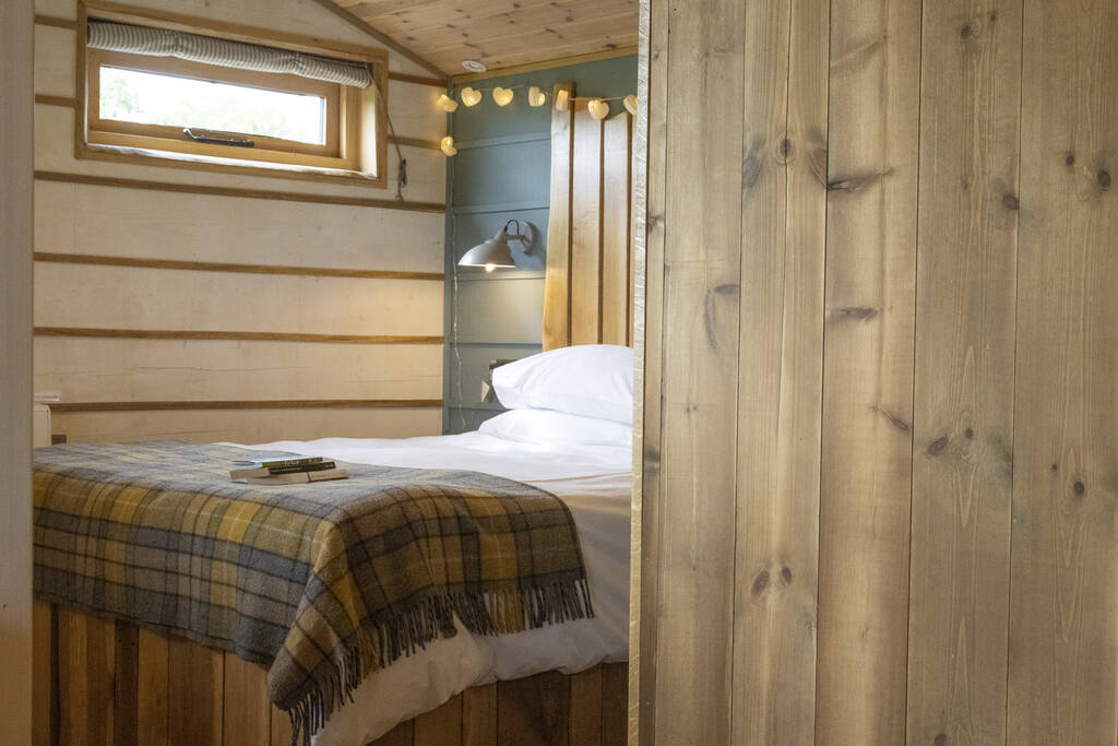Russet | Cabin in Herefordshire | Canopy & Stars