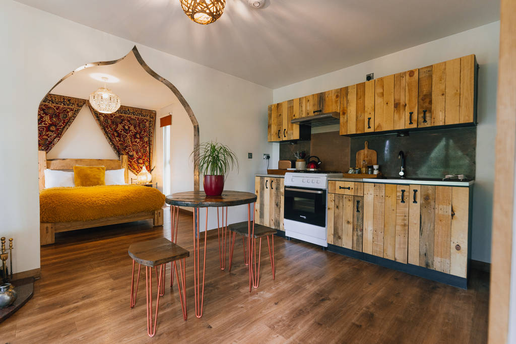 The Rook's Nook | Treehouse in Herefordshire | Canopy & Stars