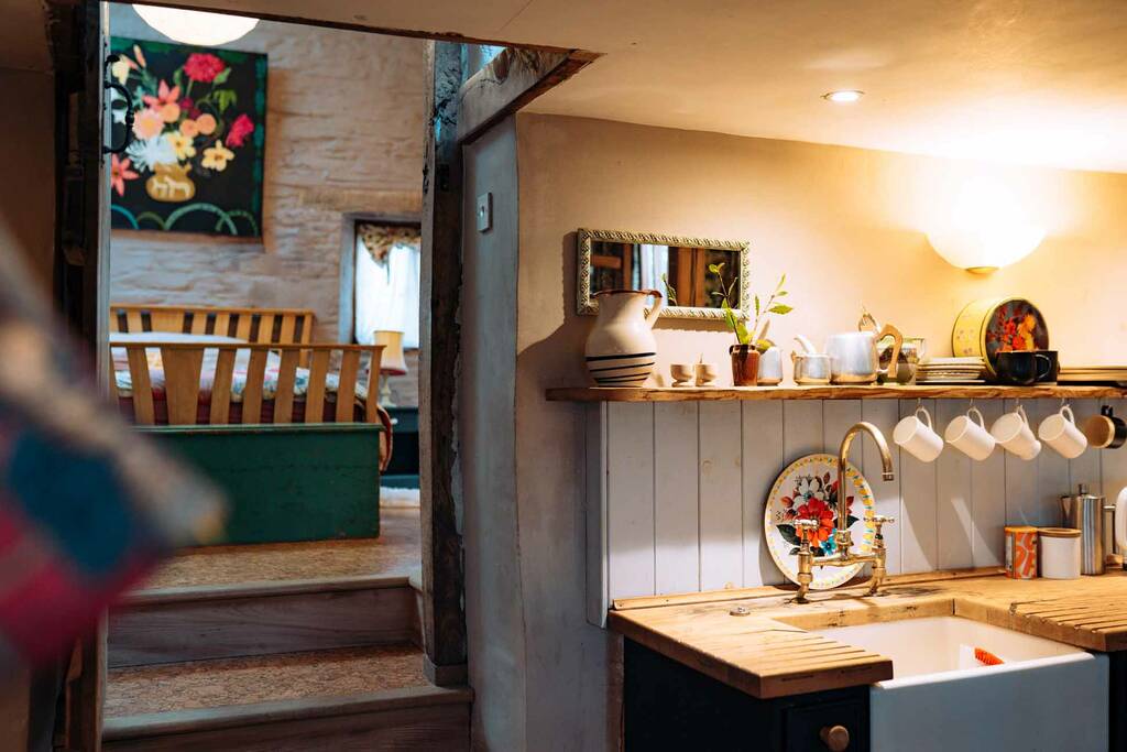 Wern Derys Byre | Barn in Herefordshire | Canopy & Stars