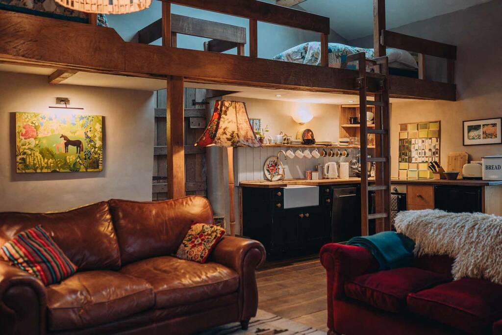 Wern Derys Group Space | Estate in Herefordshire | Canopy & Stars